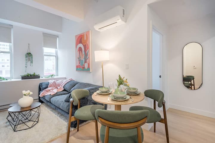 Cozy Chic - Concordia Central - Montreal