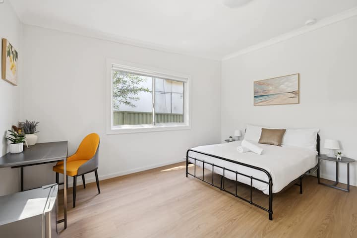 Well-situated Double Room Near Hurstville Station - Penshurst