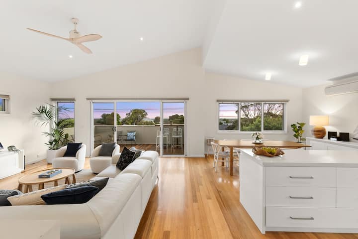 Elevated Seaview Sanctuary - Point Lonsdale