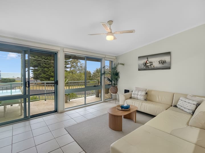 Beachside 2-bed Townhouse With Ocean Views - Long Beach