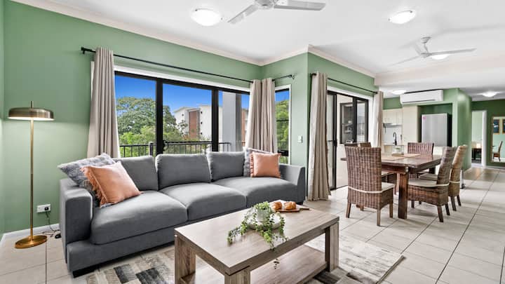 Moon Dusk Loft On Accent - Cairns