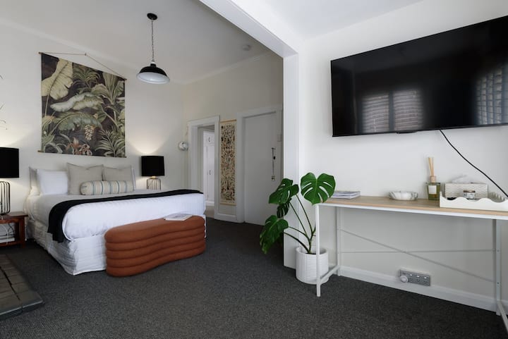 Homey East Launceston Retreat - Launceston