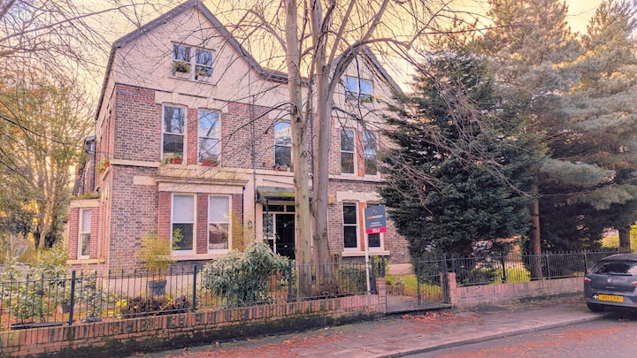 Luxury Holiday Gateway In A Popular Trendy Hotspot - Guernsey