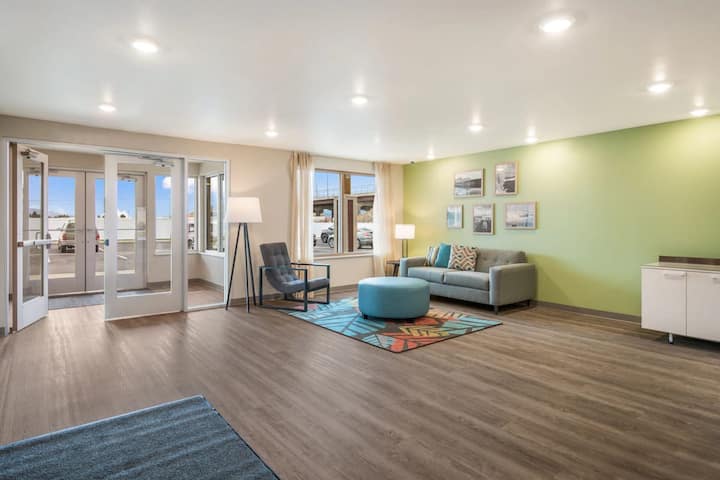 Broomfield Base | Full Kitchen. Fitness Center. - Broomfield, CO