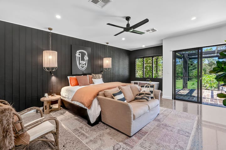 The House @ Crescent - Hat Head