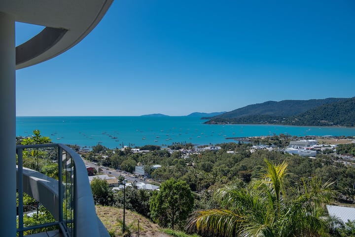 Nature's Window On Airlie - Airlie Beach