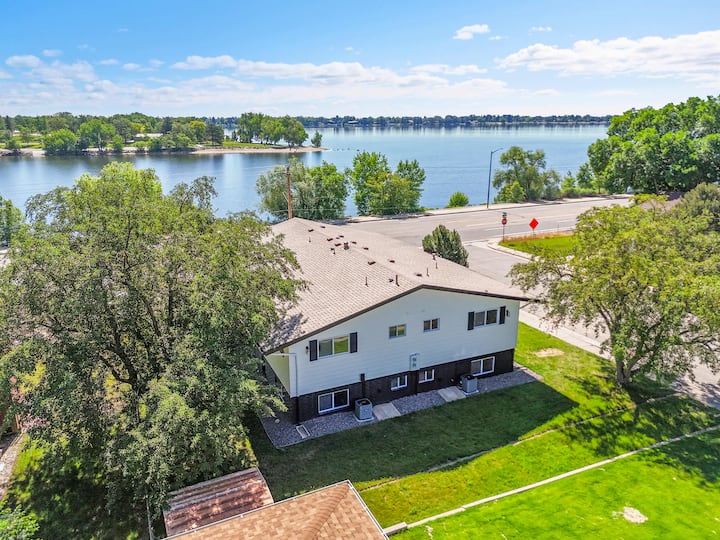 Lake Loveland Lookout | Balcony & Modern Reno - Loveland, CO