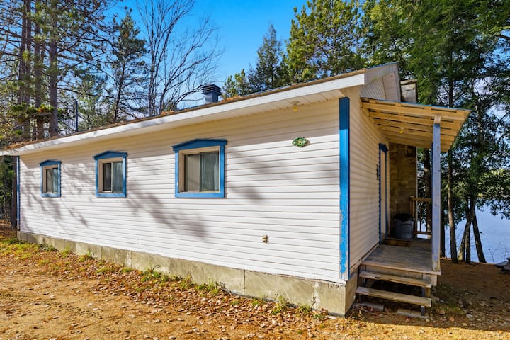 Spacious Lakefront Cottage - 4 Bedrooms [#18] - Laurentides