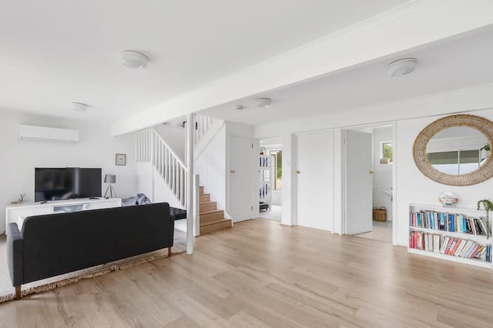 13 Sir George Ritchie Ave - Large Family Home With - Goolwa