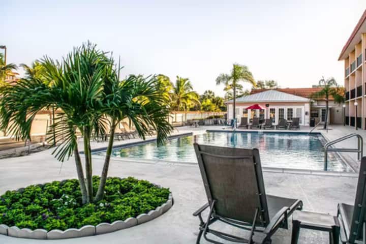 2 Queen Beds | Baymont Bonita | Family-friendly - Bonita Springs, FL