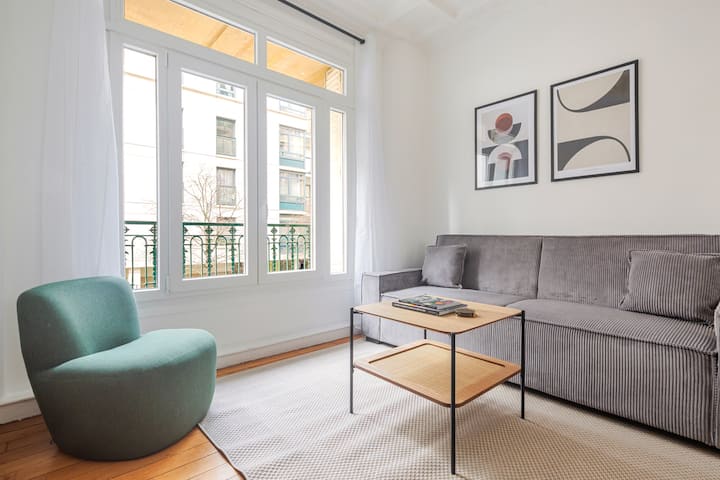 Blueground | Saint-lambert, View, Nr Eiffel Tower - Paris