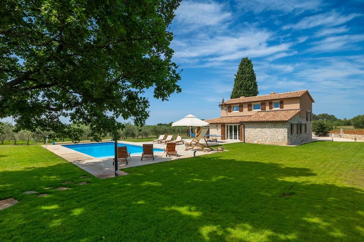 Villa Arborea With Pool - Poreč