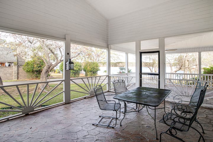 Lake Wateree Home W/ Boat Dock! Pets Welcome - Ridgeway, SC