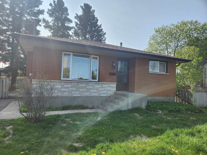 Cute And Quiet In A Nice Neighbourhood - Thunder Bay