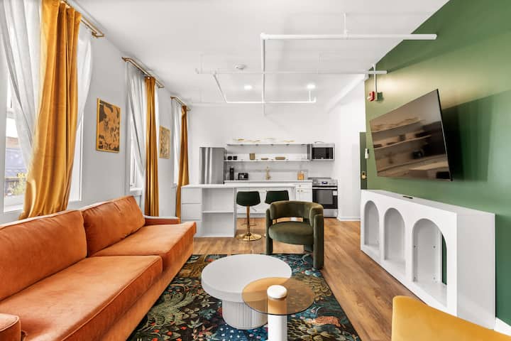 Ambrose | Artistic One-bedroom In Trendy Nulu - Louisville, KY