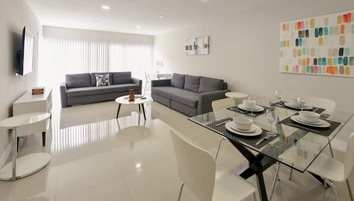 Near Fort Lauderdale’s Beaches + Kitchen & Pool - Fort Lauderdale, FL