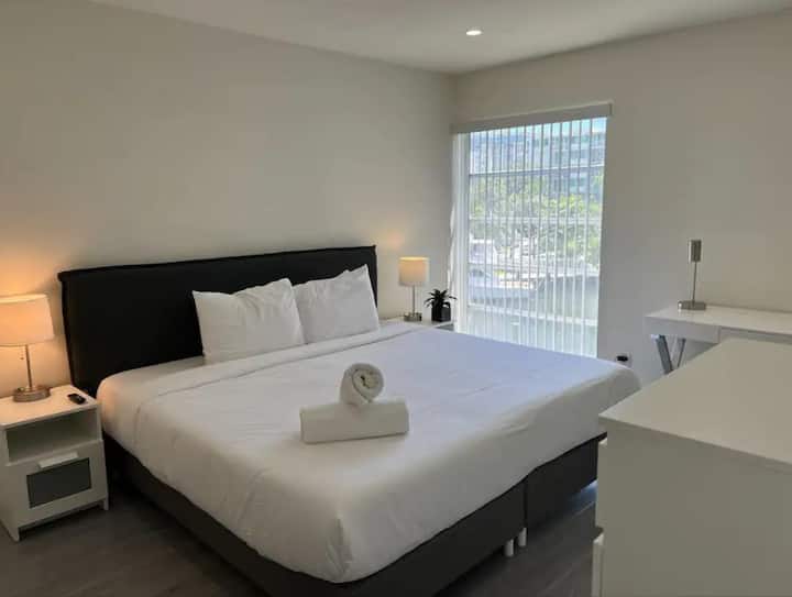 Walk To Las Olas & Beaches | Pool + Free Parking - Aéroport de Fort Lauderdale-Hollywood (FLL)