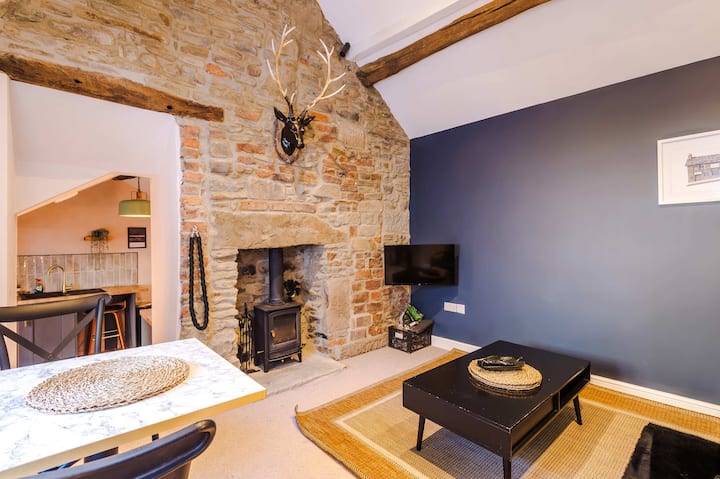 Deacon's Retreat Peak District - Castleton