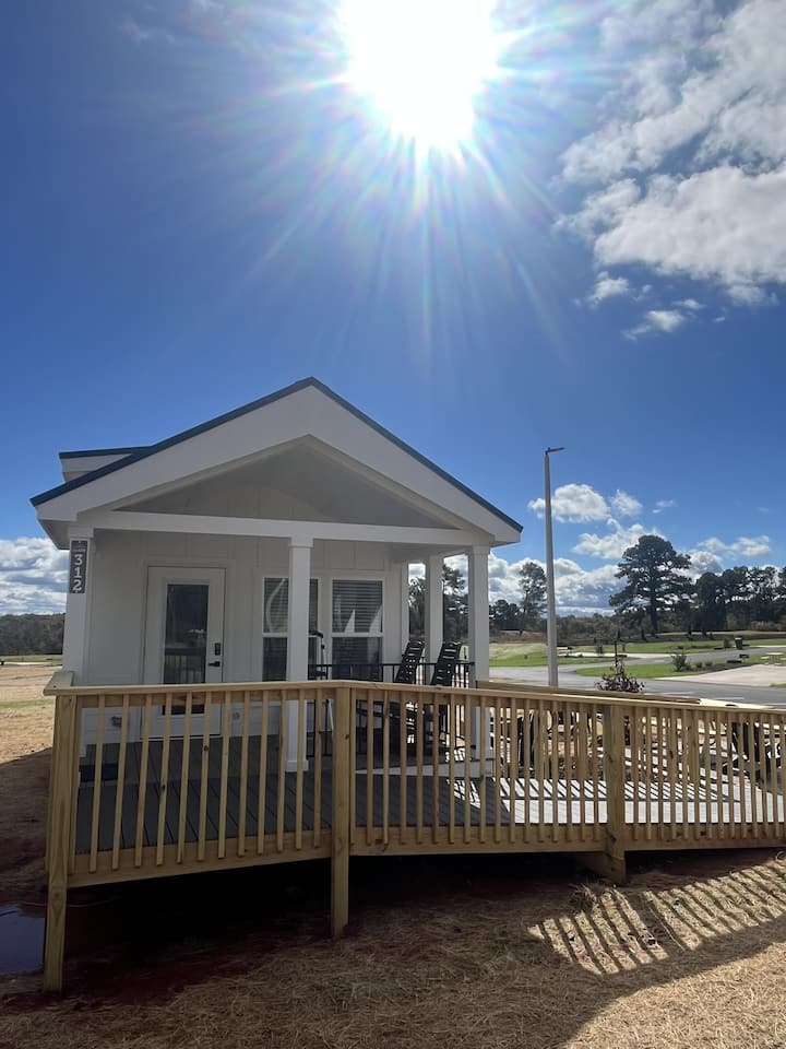 The Gardenia Cabin | Sleep 4 | Ada Compliant - Pickens, SC