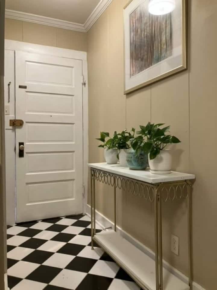 Private 1br Back Unit • Clean & Cozy • Great Value - Lafayette, LA