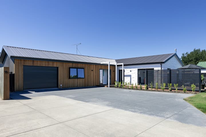 Central Methven Walk Everywhere! 6 Guests - Methven