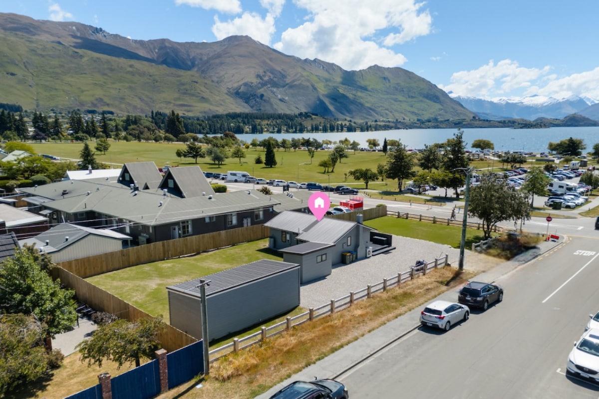 Central Wanaka | Lake Views | Walk to Town - Houses for Rent in Wānaka ...