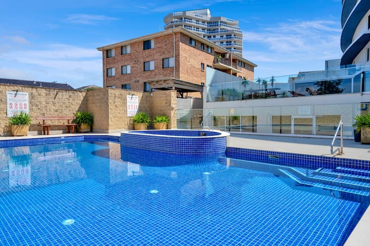 Easy Access Ground-floor Retreat + Pool - Central Coast