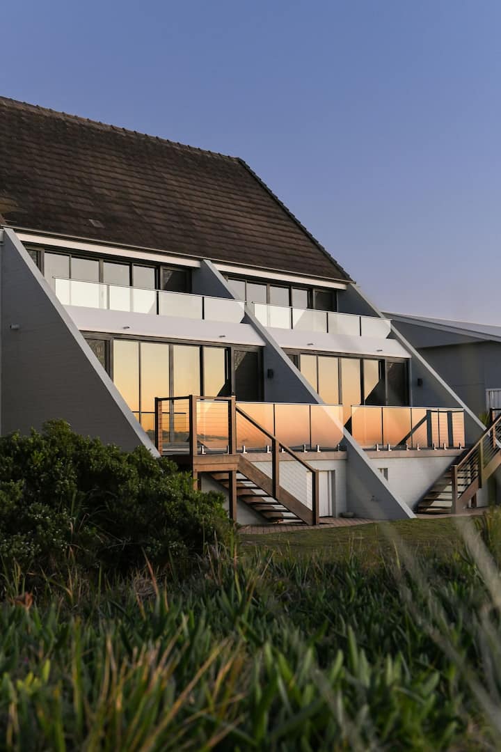 Pacific Dawn On The Beach - Wooli