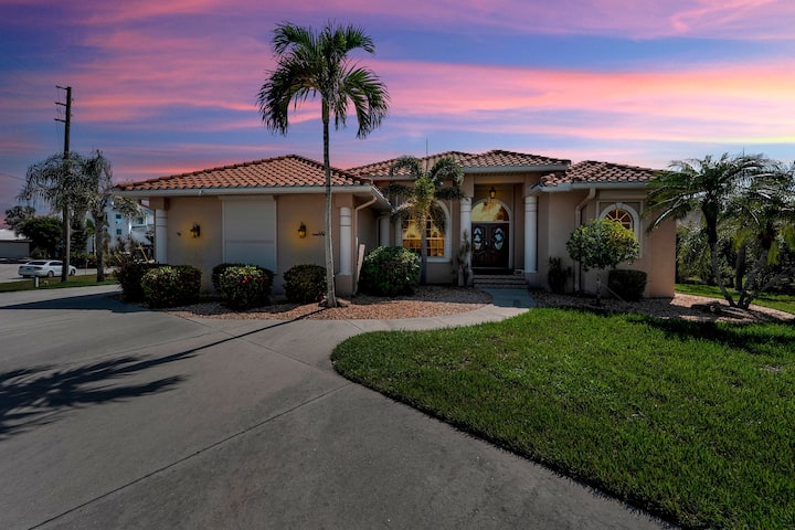Waterfront Oasis: 3-bed Home With Heated - Punta Gorda, FL