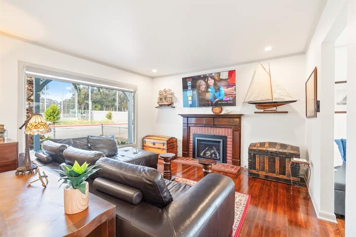 Modern & Cozy Home Near Sfo | Prime Ssf Location - South San Francisco, CA