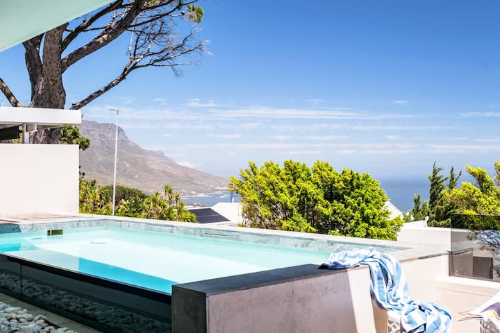 Spacious Holiday Apartment With Fantastic Views, D - Camps Bay
