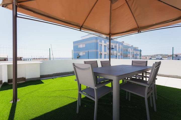 M J House - Setúbal