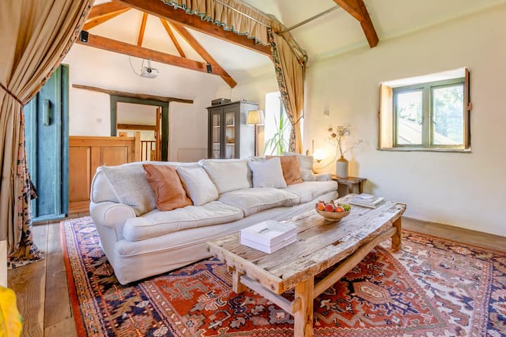 1 Bed In St. Austell (Oc-b33396) - St Austell