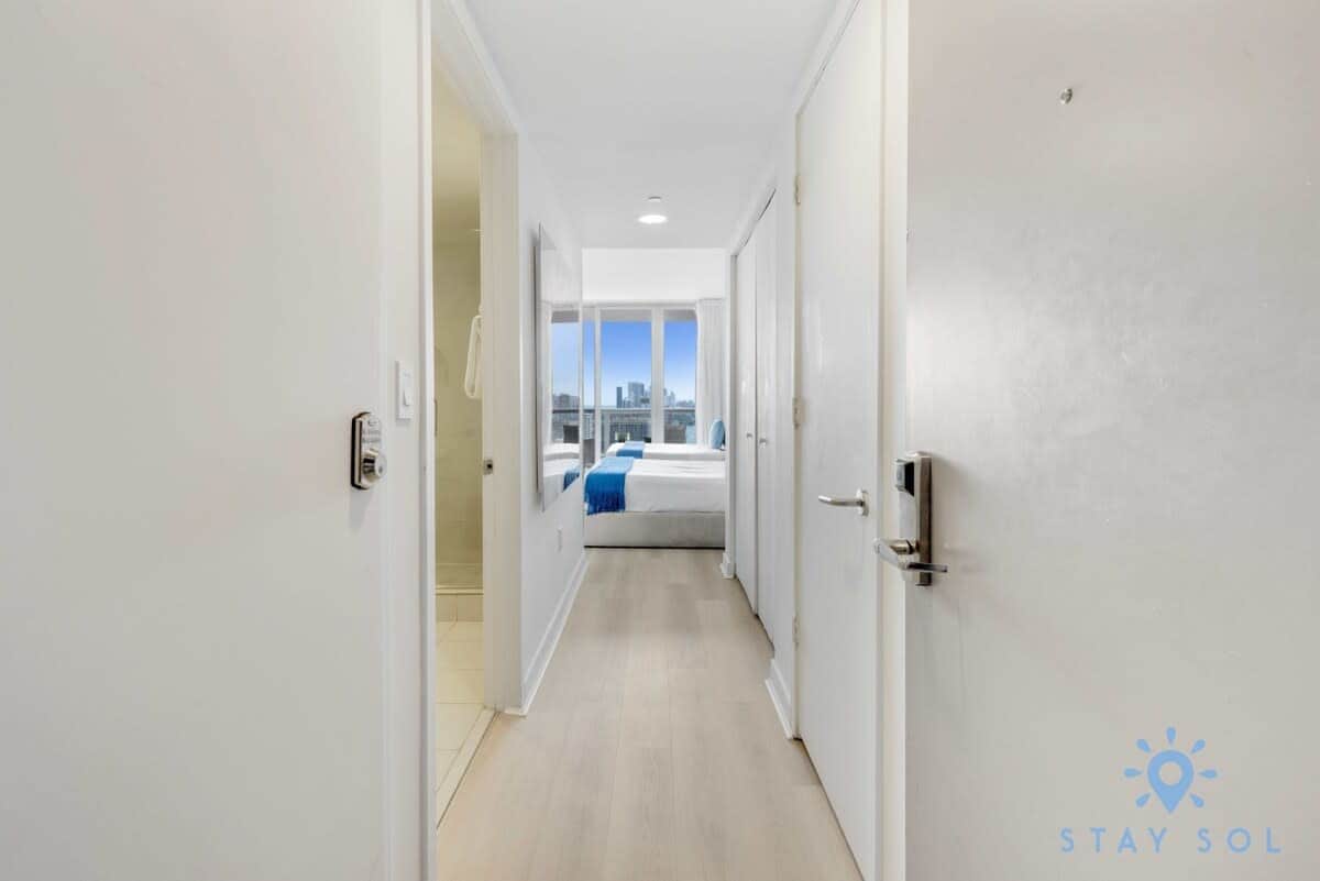 Upper studio w/ Balcony + Pool + Gym + Near Beach - Apartments for Rent ...