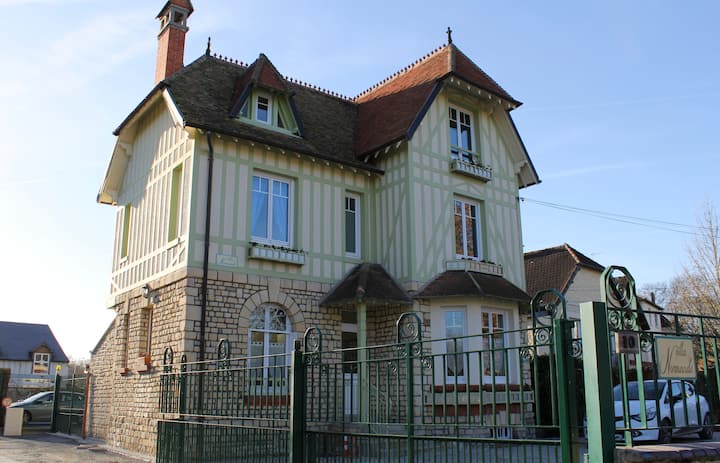 Villa Normande Grande Maison Avec Parking Privé - Bayeux