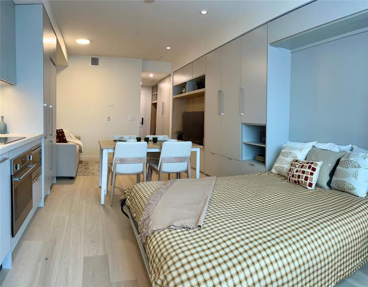 The Red Haven: Brand New Slopeside Studio - Rossland