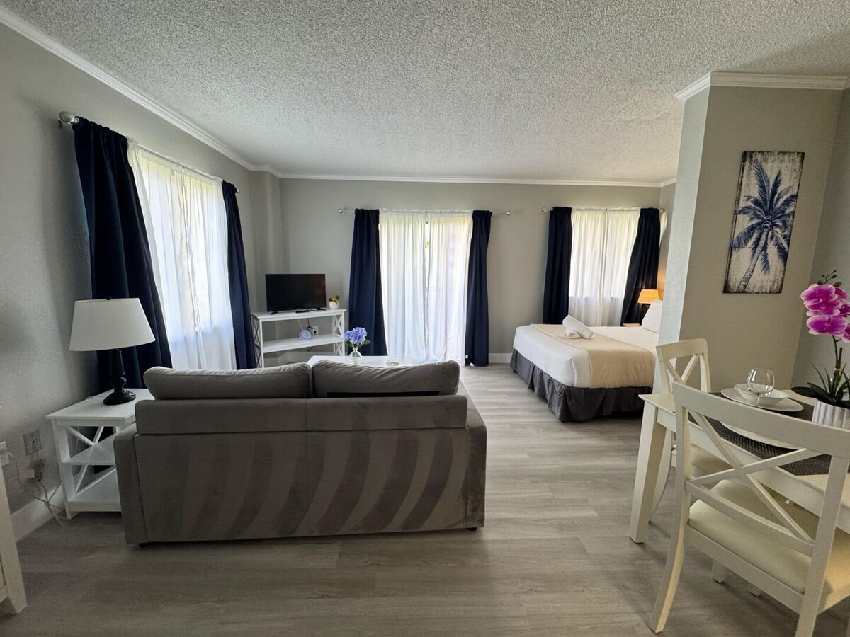 Enclave Studio – 1 milla a Universal con piscina - Departamentos en ...