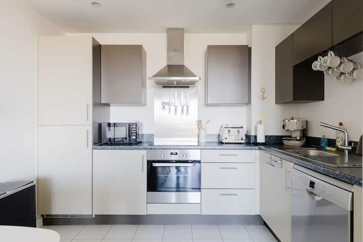 Spacious 2bdr East London Retreat - London
