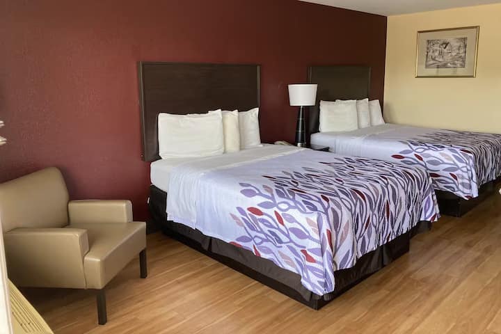 2 Cozy Two Queen Rooms Near Tinsley Park & Dog Par - Cleveland, TN