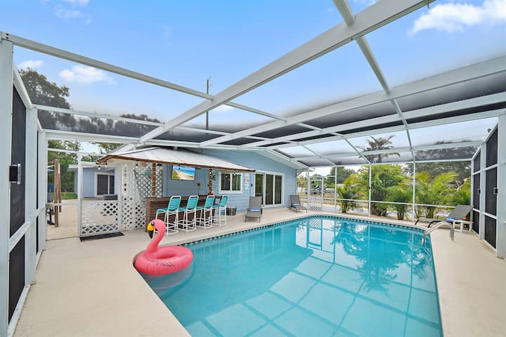 Pool+tiki Bar+mini Golf+game Room Near Img,beaches - Bradenton, FL
