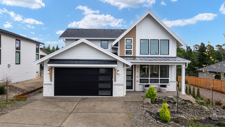 Mermaid Meadows - Manzanita, OR