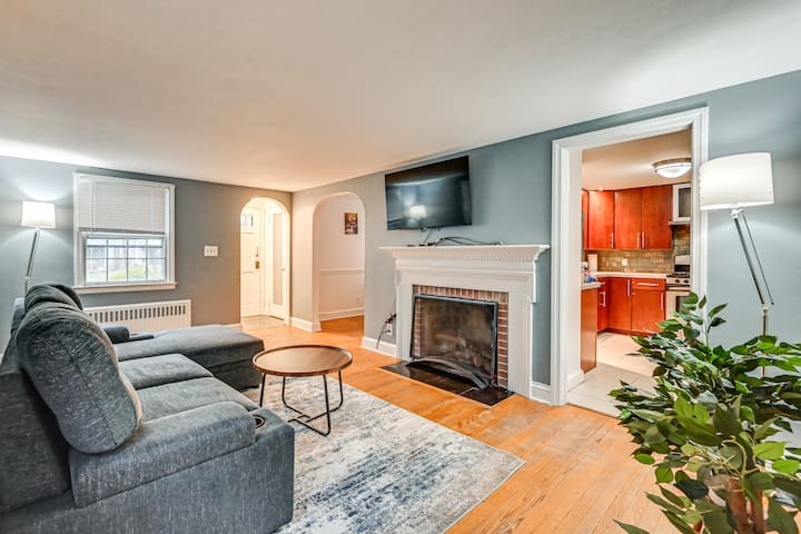 1 Mi To Connecticut River: Home W/ Large Backyard - Hartford, CT