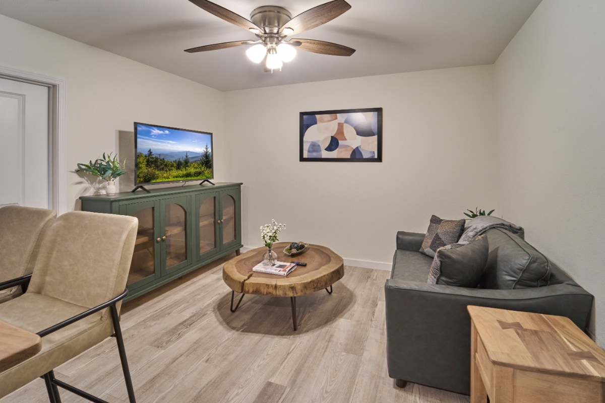 Ruby 105: 1BD | ¡Excelente ubicación + servicios compartidos! - Deptos. en complejo residencial ...