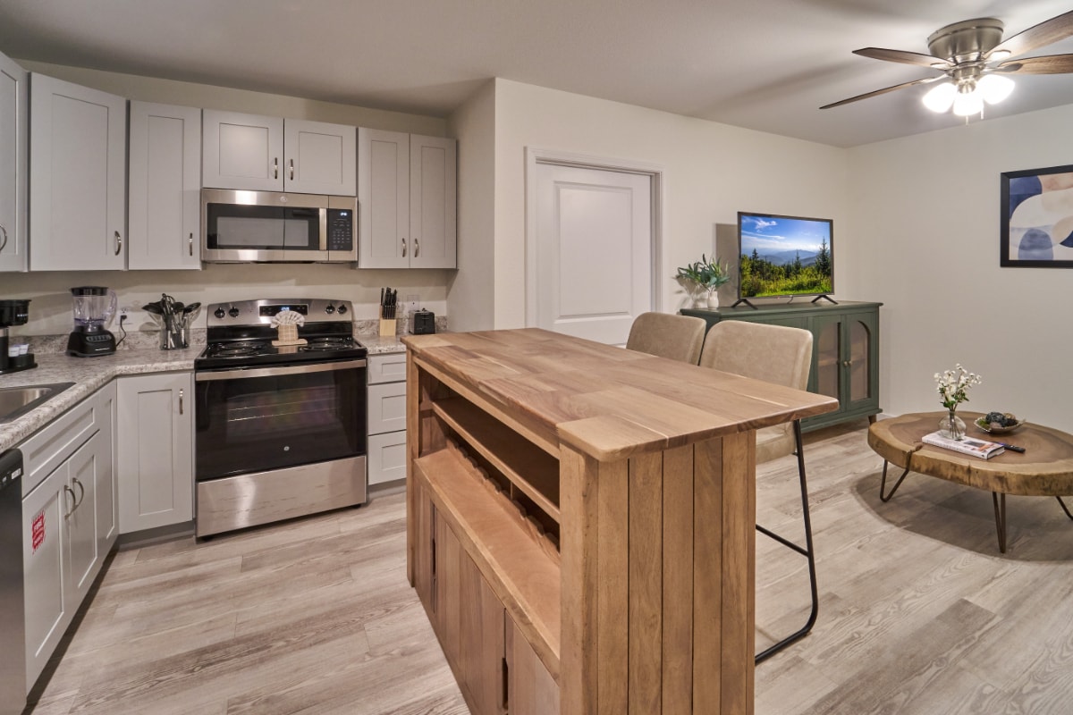 Ruby 105: 1BD | ¡Excelente ubicación + servicios compartidos! - Deptos. en complejo residencial ...