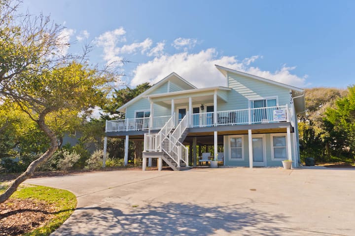 Sweet Carolina Girl, Almost Oceanfront Home - Emerald Isle, NC