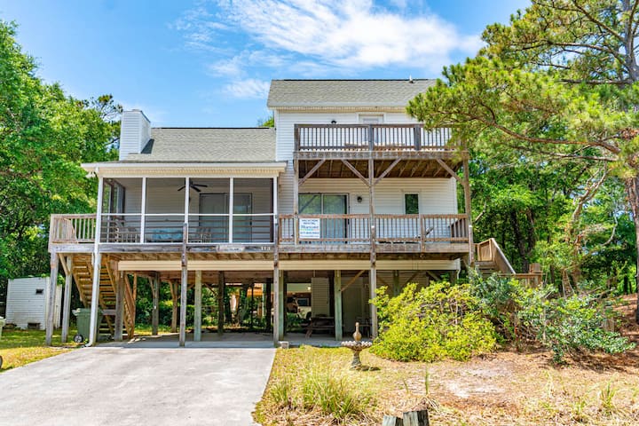 Island Dreams, Oceanside Home - Emerald Isle, NC