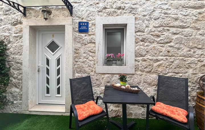Beautiful Apartment In Opuzen With Wifi - Opuzen