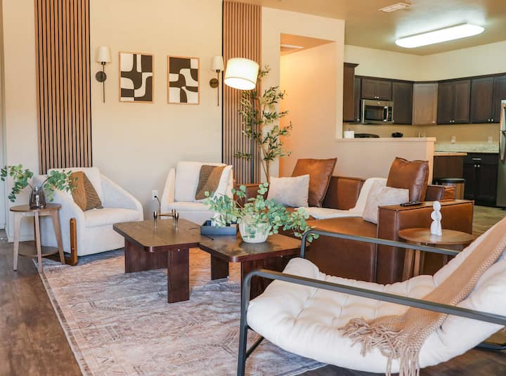 Sunset Mesa - 3br/2ba - Family Friendly - Lubbock, TX