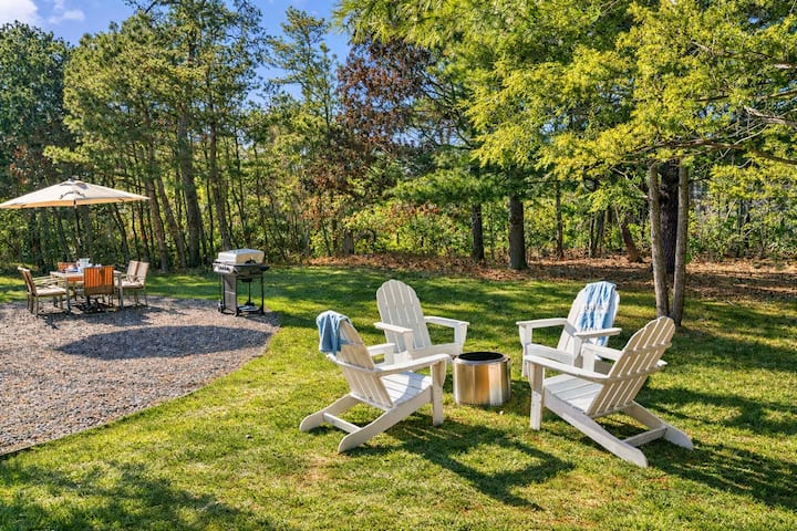 Charming Retreat With Ac, Fire Pit, Game Room! - Orleans, MA