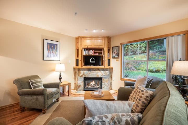 New Apartment | Close To Blackcomb |Shared Hot Tub - Whistler